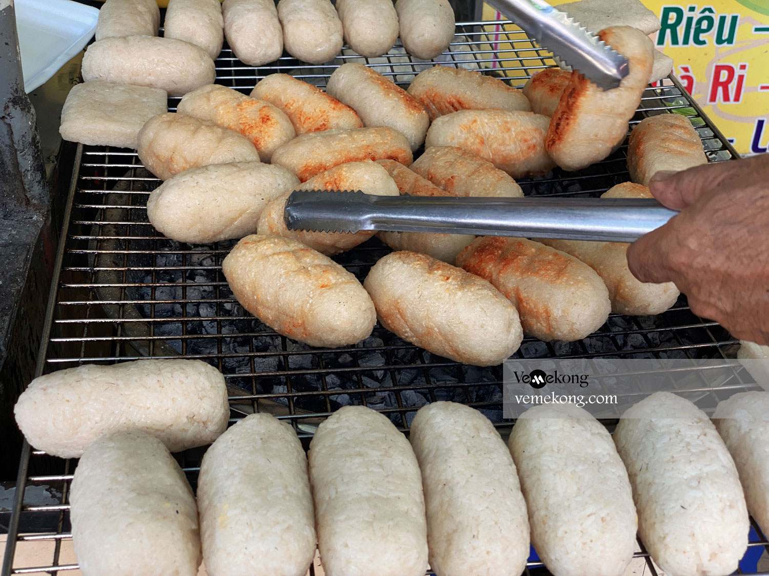 Grilled Banana Wrapped in Sticky Rice – Eat Best Food in Can Tho