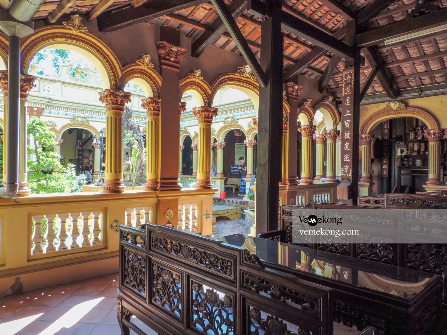 Vinh Trang Pagoda – Top thing to See in My Tho | Vemekong